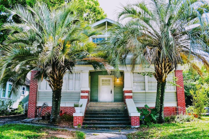 Historic Montrose Apt:walk To Dining & Attractions - Houston, TX