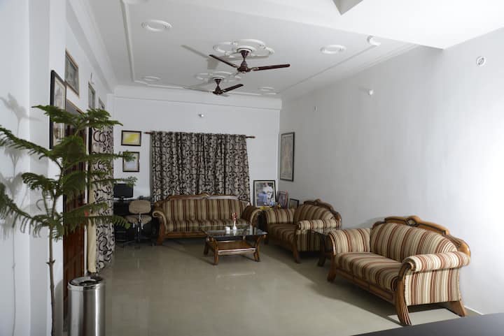 Varanasi Holiday Rentals & Homes - Uttar Pradesh, India | Airbnb