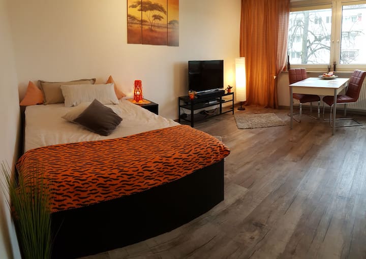 Schöne 1 Zimmer Wohnung, Tolle Lage - Böblingen