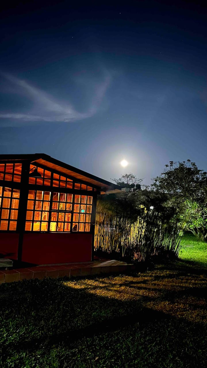 La Porcelana Agradable Cabana Con Zonas Verdes - La Tebaida