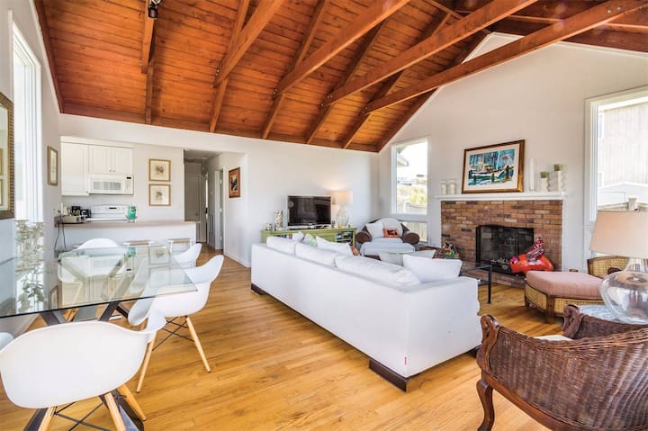 Cozy Beach House - Steps From The Beach And Town ! - Montauk, NY
