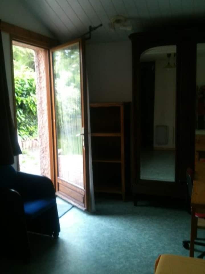 Studio Calme, Simple Et Pratique, Proche Aéroport - La Verpillière