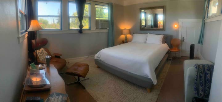 Beautiful Crows Nest Situated In The Heart Of Sac - Sacramento, CA