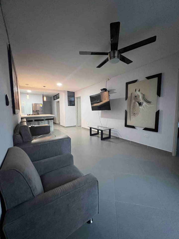 Hermoso Apartamento 203  Con Ac En 2 Cuartos - Medellín