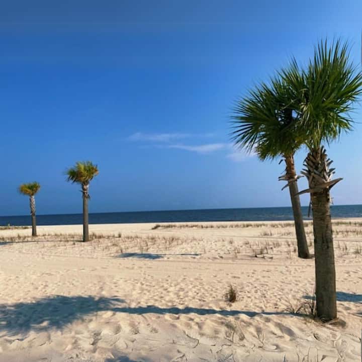 15 Min Walk To Gulport Beach! Ev Chrg - Gulfport, MS