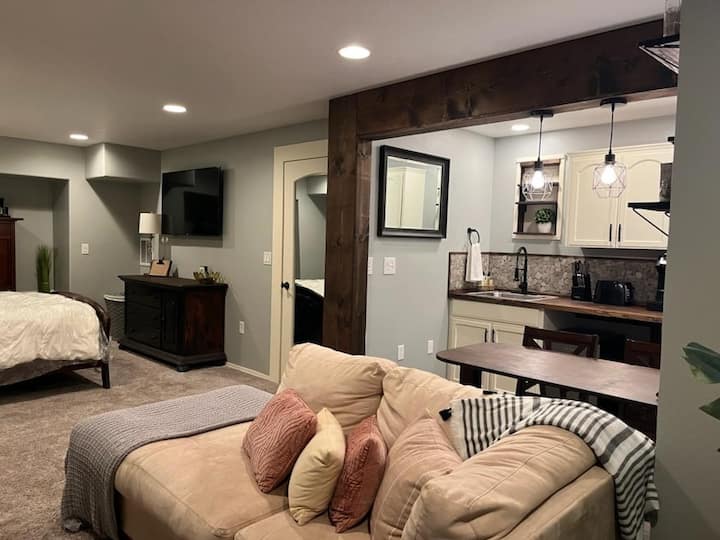 Brand New! Luxury Studio With Private Entrance. - McMinnville, OR