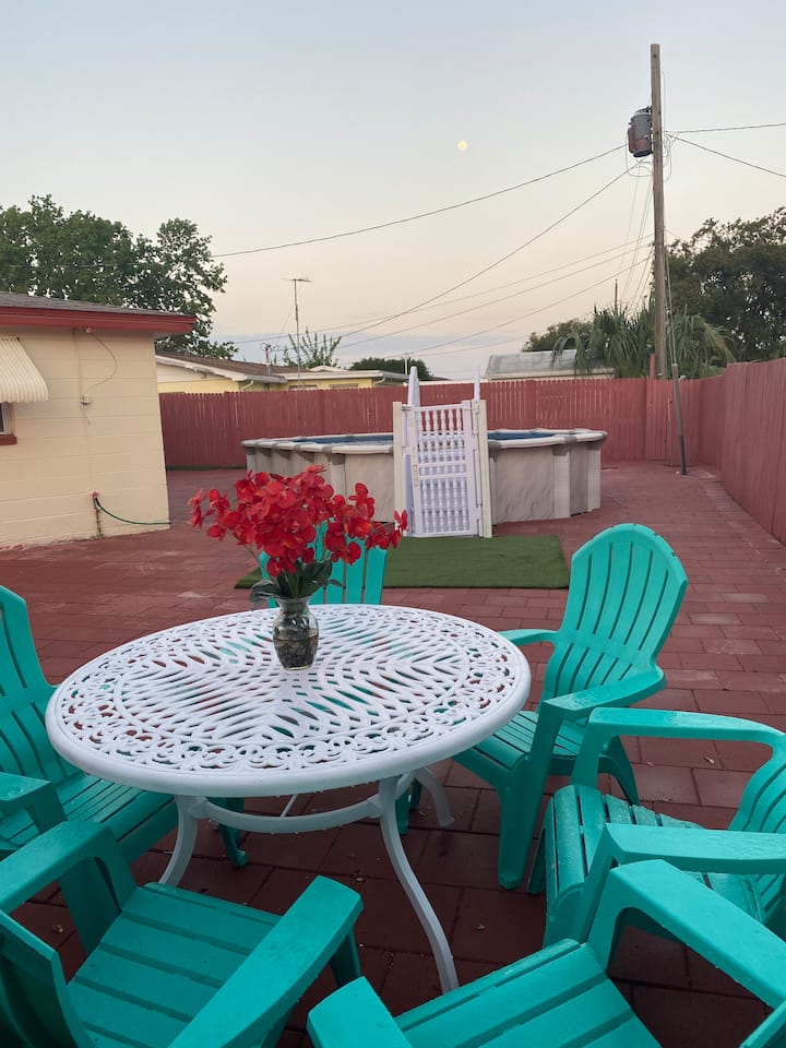 Holiday Home - Tarpon Springs, FL