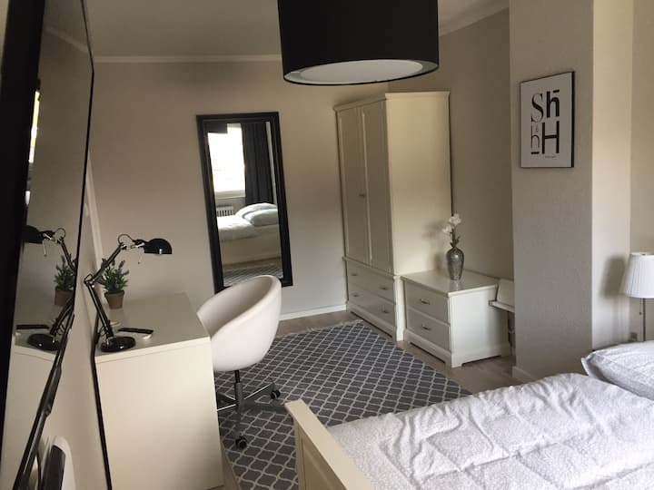 Zentrale Wohnung Bis 3 Personen In Hamburg - Hamburg