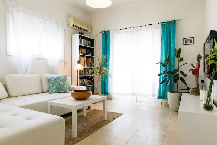 Beautiful Sunny Apartment - Tel-Aviv