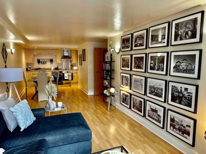 Urban Chic: 2br + Free Parking - Birmingham