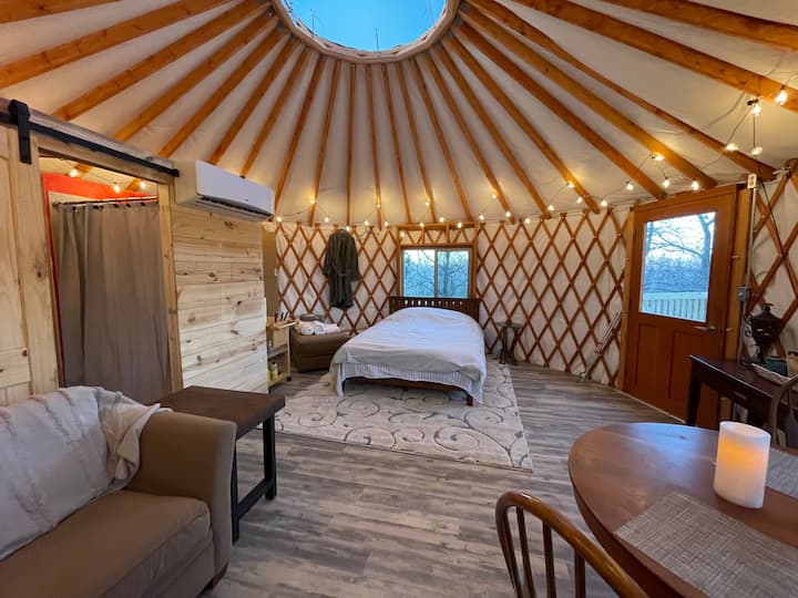 Yurt 1 - Queen Bed - Cool, TX