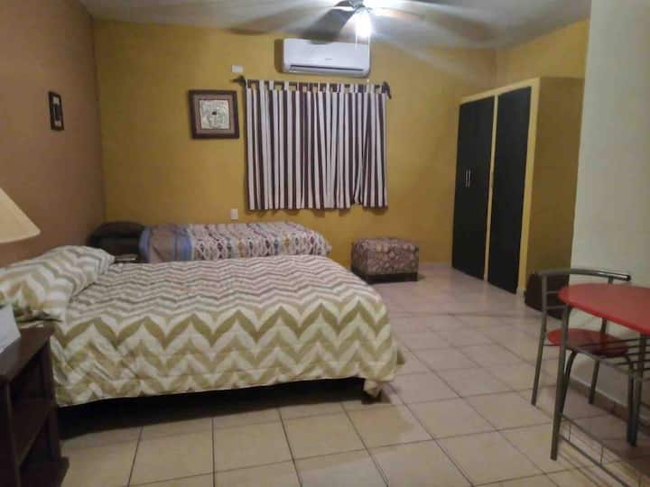 Departamento 5, Independiente, Zona Dorada De Tam. - タンピコ