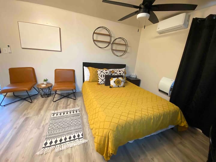 Cozy San Diego Studio - Lincoln Park - San Diego