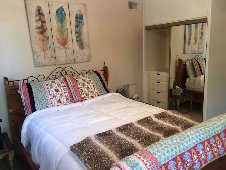 Hidden Gem In Cut. Southwest Room. Private Bath - Long Beach, CA