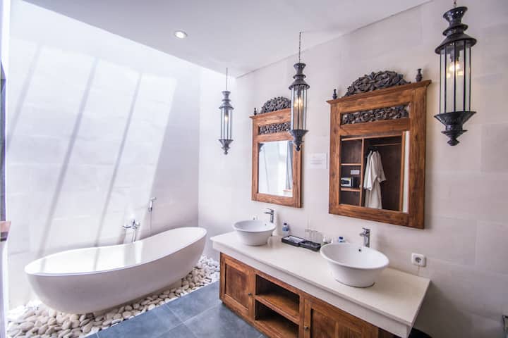 Holiday Villa With Private Pool In Ubud. - Bali