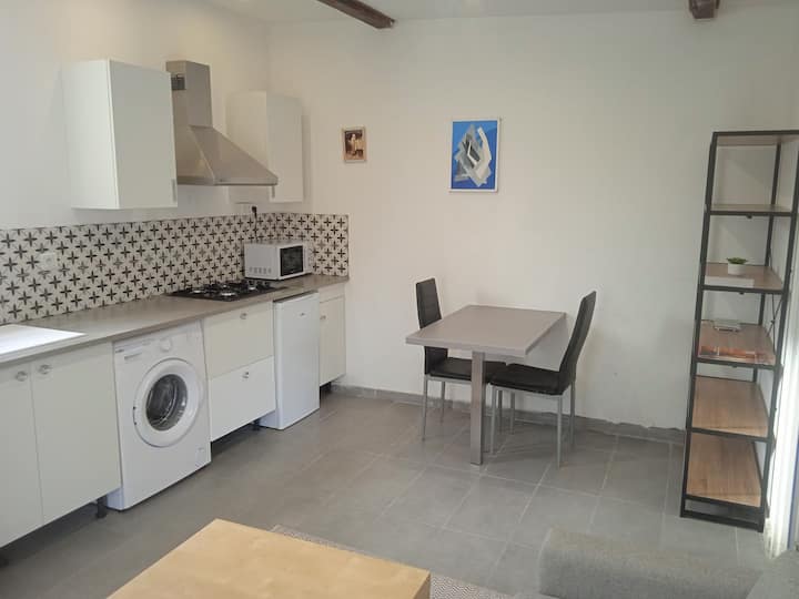 🟡 2 Pers. Appartement Proche Centre-ville - Nîmes