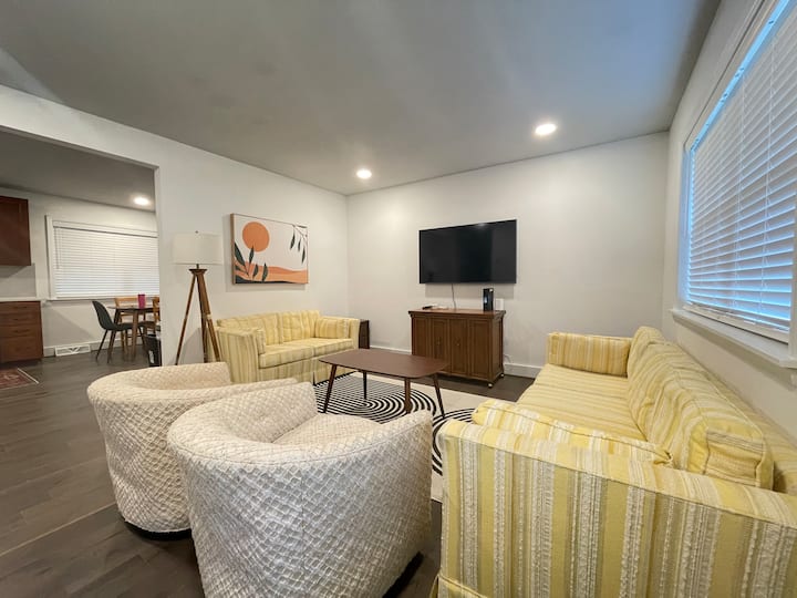 3 Br Home - Near Light Rail, Shopping, & More! - Piper Glen Drive – Charlotte