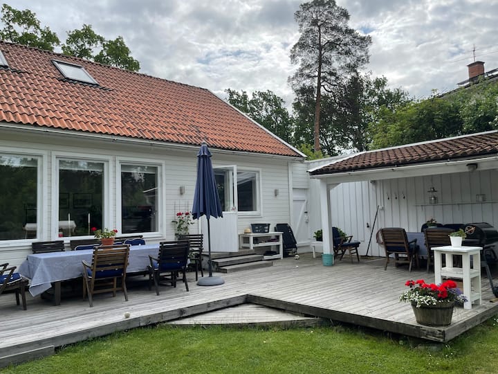 Villa På Solsidan, Saltsjöbaden, Nära Bad Och Hav - Saltsjöbaden