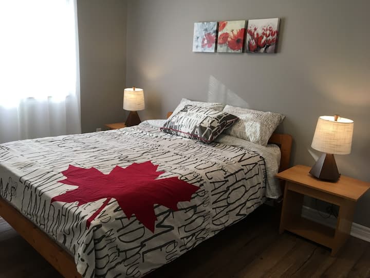 Lovely & Cozy Cottage 3 Min. Walk To Beach 2 - Wasaga Beach