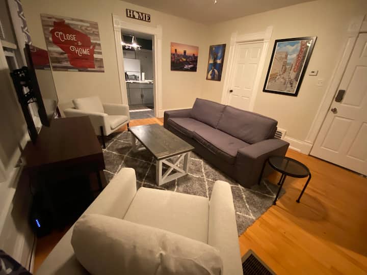 2 Br Directly On Historic Brady Street! 1-4 Guests - Summerfest - Milwaukee
