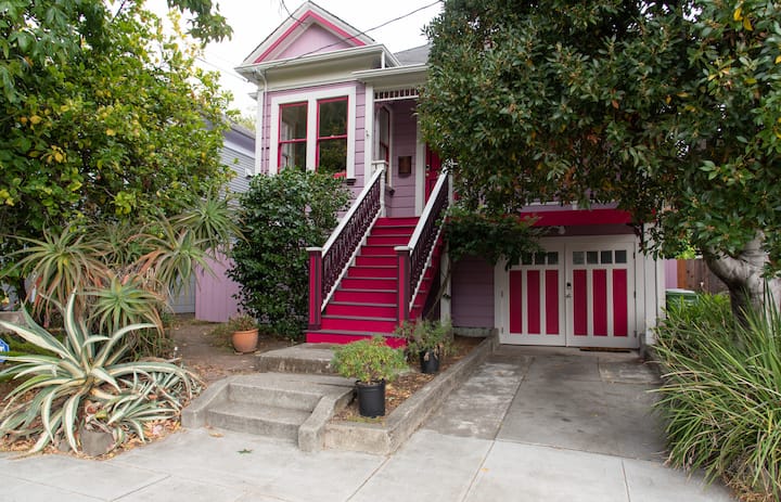 Elegantly Refreshed Rockridge Home - 버클리