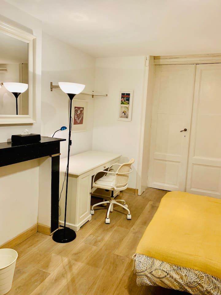 Vintage Style On The Ground Floor Apartement - 