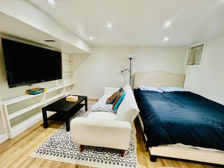 Studio In Stockyards To W/parking- 30 Min To Dt! - Mississauga