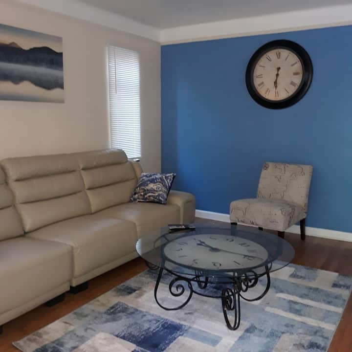 Comfy & Cozy Stay2 - Detroit, MI