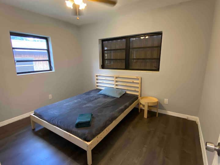 Large Private Room +Private Bath - Surfside, FL