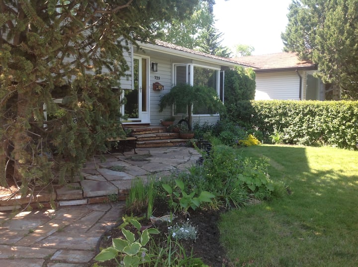 Tailored Modern Rustic - Mount Royal University