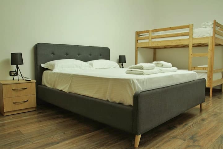 Maria's New Relaxing Home In Blloku, Tirana - Tirana