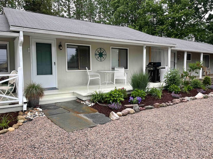 Quaint Condo 5 Min To Beach - Charlestown, RI