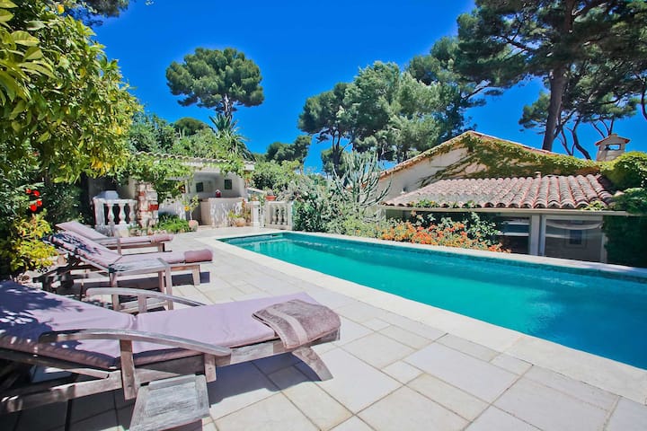Luxury Villa In Cap D'antibes Overlooking The Sea - Antibes