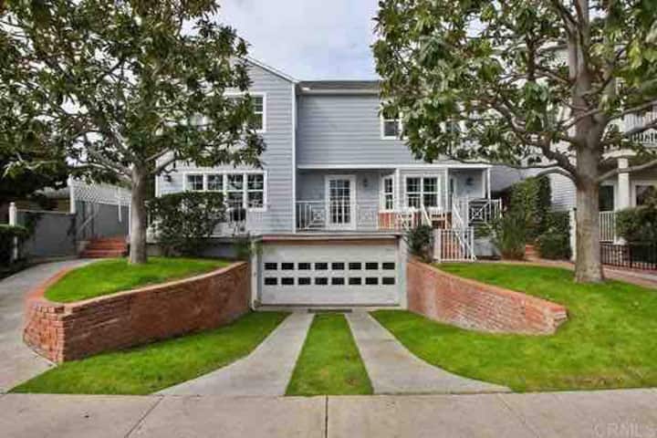 Adorable 2-bedroom Vacation Home With Fireplace - Coronado, CA