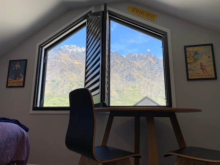 Alpine Loft Remarkable View, Private Ent + Ensuite - Southland
