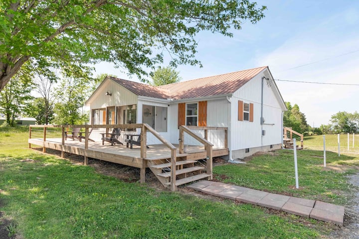 2 Bedroom Cottage Near Center Hill & Fishlipz - Center Hill Lake, TN
