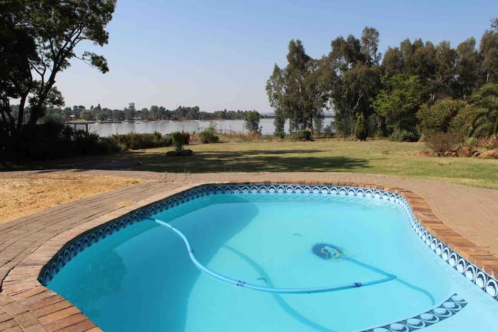 Blue Sky Manor Vaal Dam - 