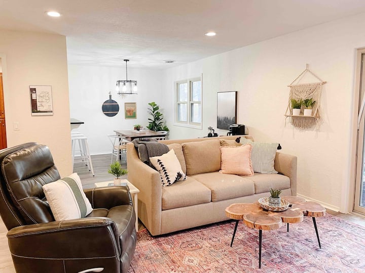 Back 40 Bike-in Bike-out Golf Course Hike King Bed - Bella Vista, AR