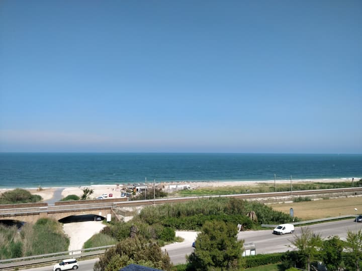 80 Metri Dalla Spiaggia, Parcheggio, Balcone Vista - Civitanova Marche