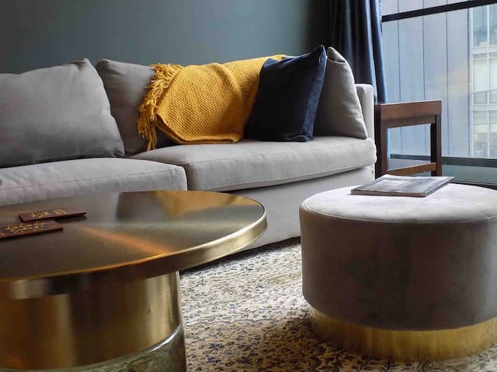 Stay On King St In 5* Listing - Toronto