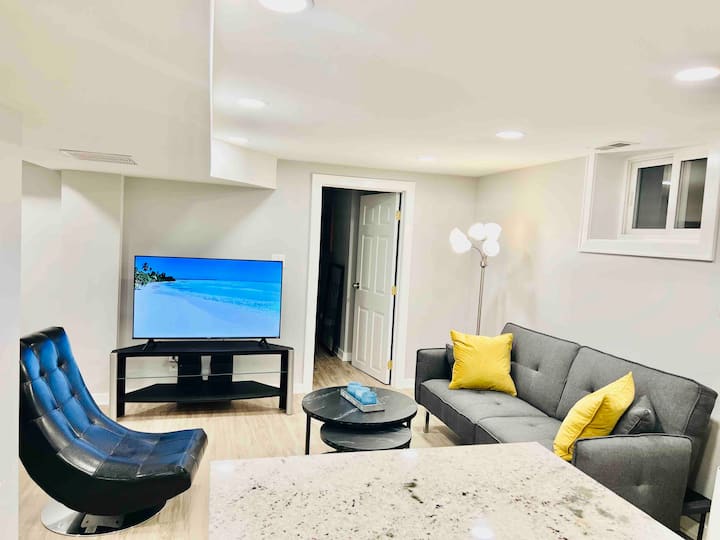 Modern 2bedroom Garden Apartment Free Parking - Evanston, IL