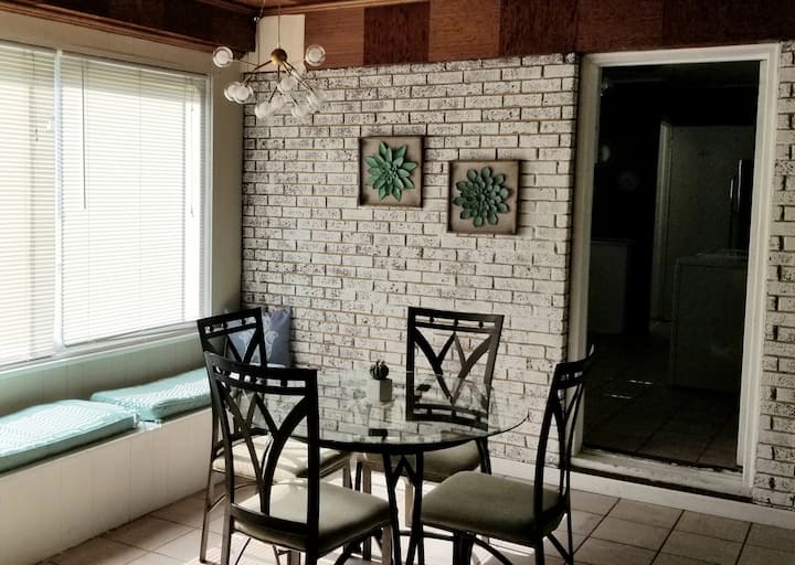 Relaxing Home In Southend Area! Pets Are Welcomed! - Charlotte
