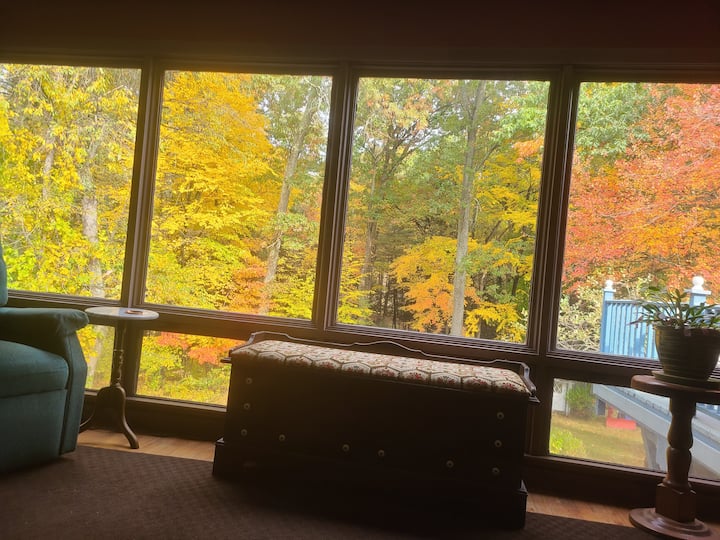 Springfield Home With A View (Private 1st Floor) - Springfield, MA