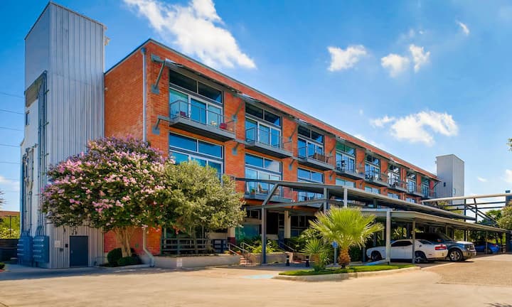 Dazzling Downtown Contemporary Loft Full Furnished - San Antonio