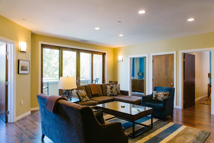 Two Thirty-five Luxury Suites: Fitch Mountain - Healdsburg, CA