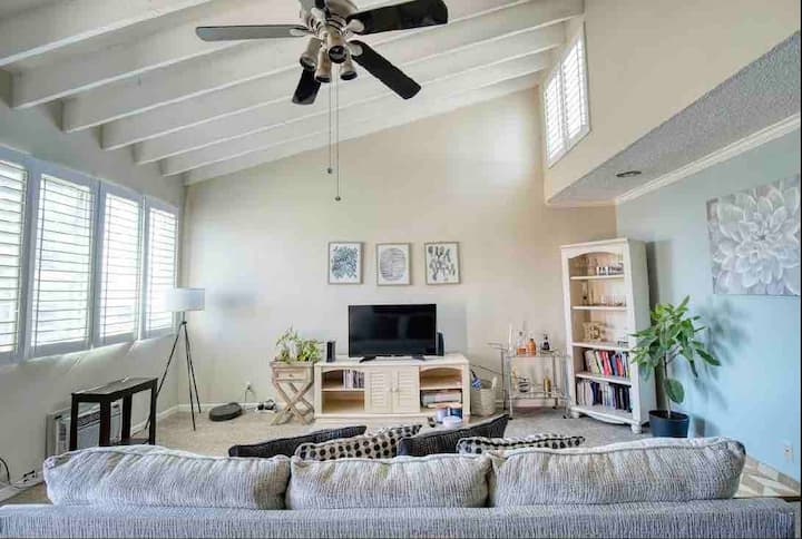Cozy Private Room -10 Min From Sna. No Clean Fee - Costa Mesa, CA