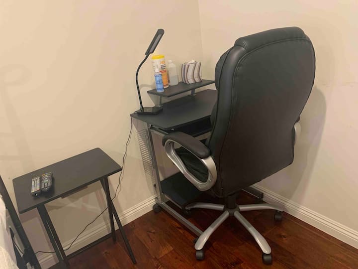 La Jolla  Ensuite, Kitchen, Full Accommodation - San Diego, CA