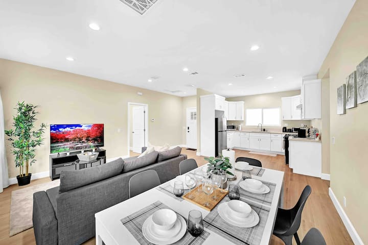 Travelers Dream Disney Luxury Oasis Mickey Mouse - Garden Grove, CA