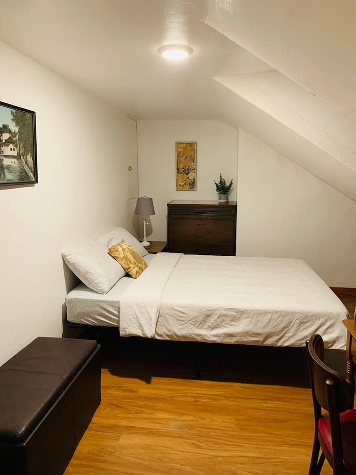 Intimate Private Room In The Heart Of Chinatown,4a - Philadelphia, PA