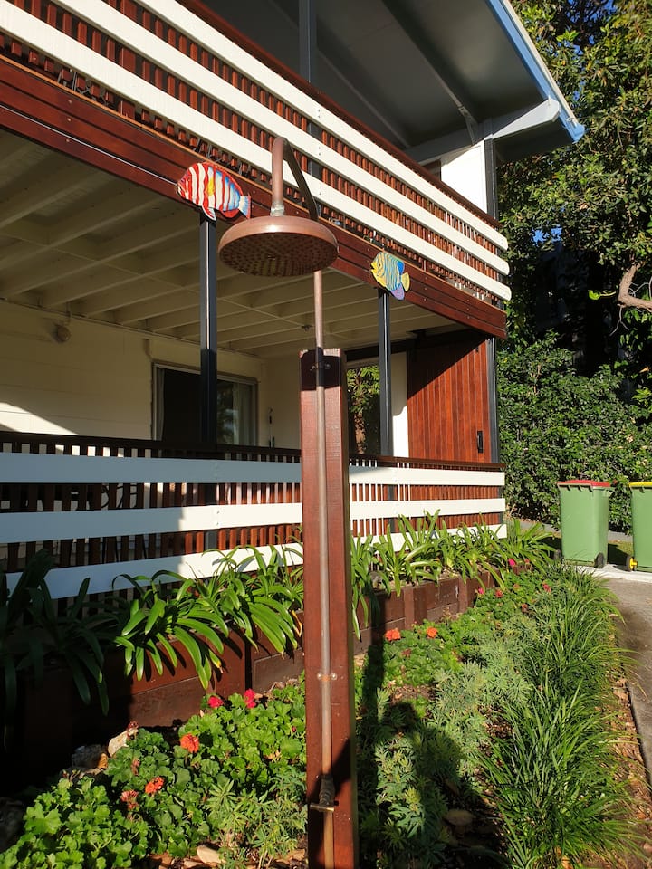 Classic Straddie Shack 3 Bedroom Prime Location - Point Lookout